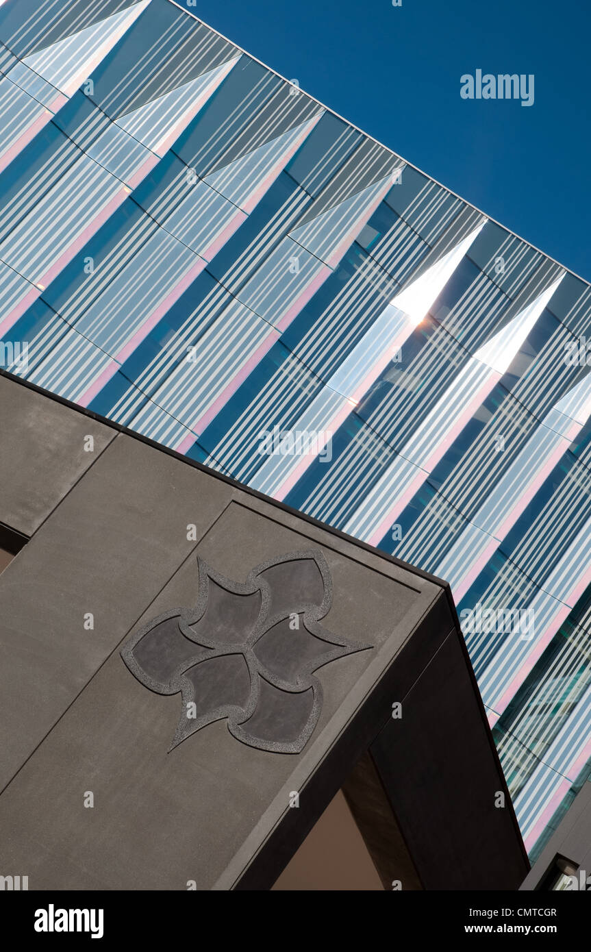 University of manchester campus buildings hi-res stock photography and ...
