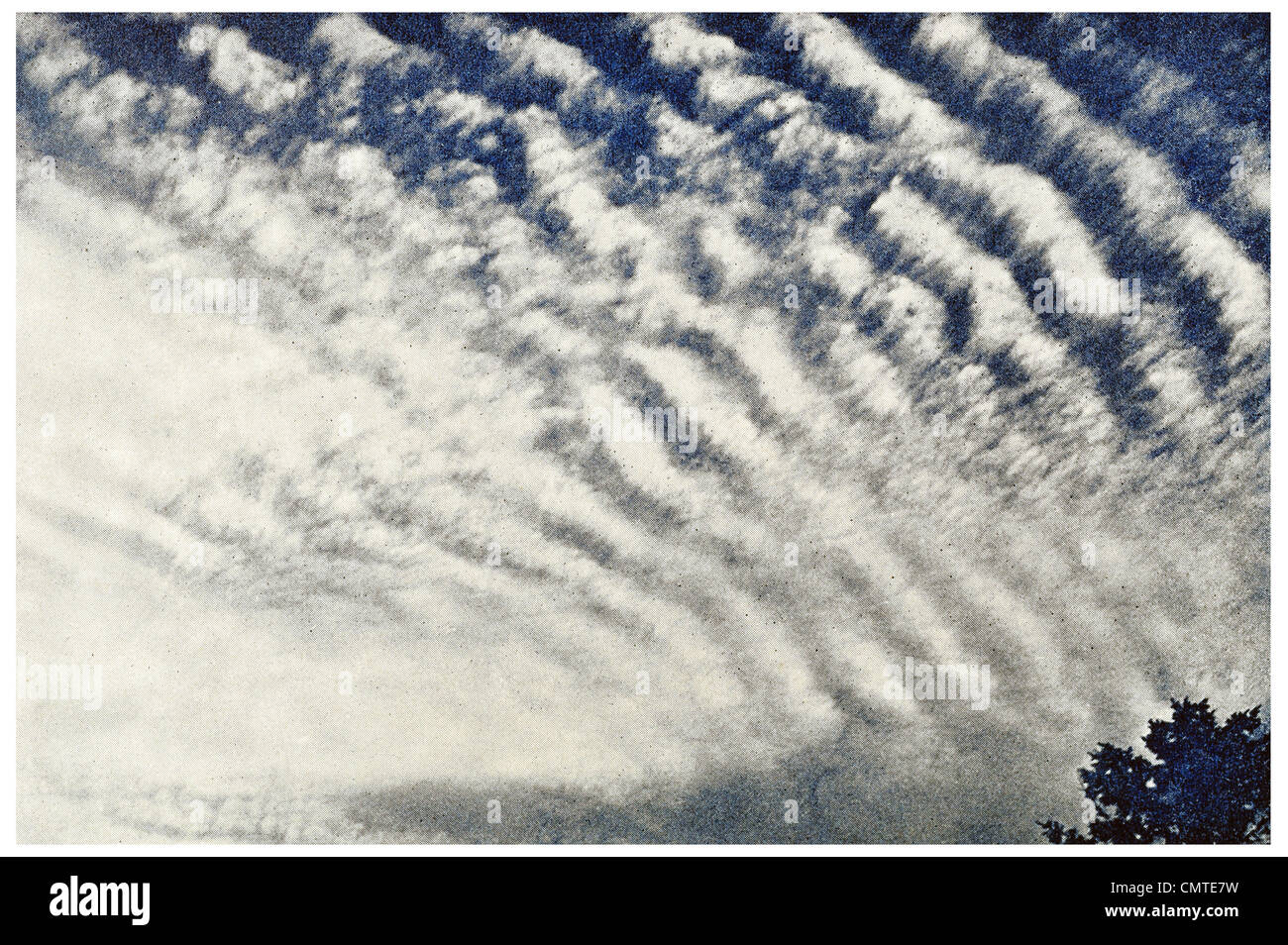 1925 Cirro Cumulus Waved form Stock Photo - Alamy