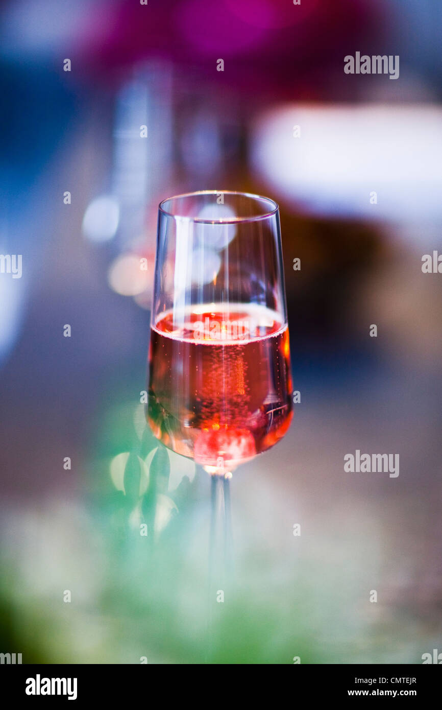 Half filled glass hi-res stock photography and images - Alamy
