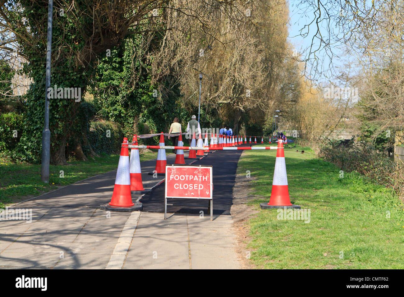 Closed public footpath hi-res stock photography and images - Alamy