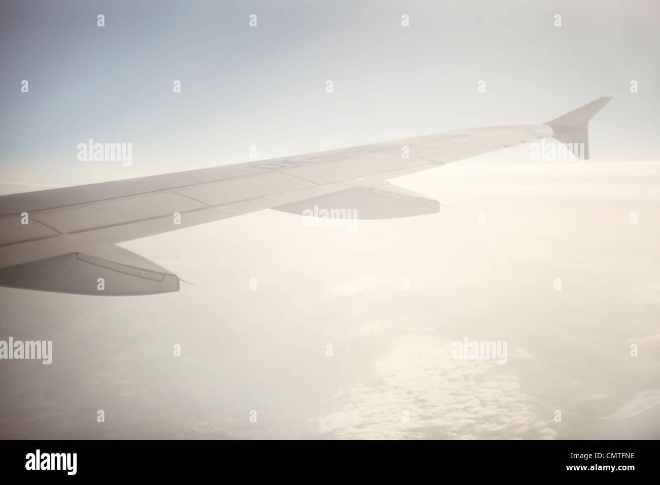 Aeroplane in the sky hi-res stock photography and images - Alamy