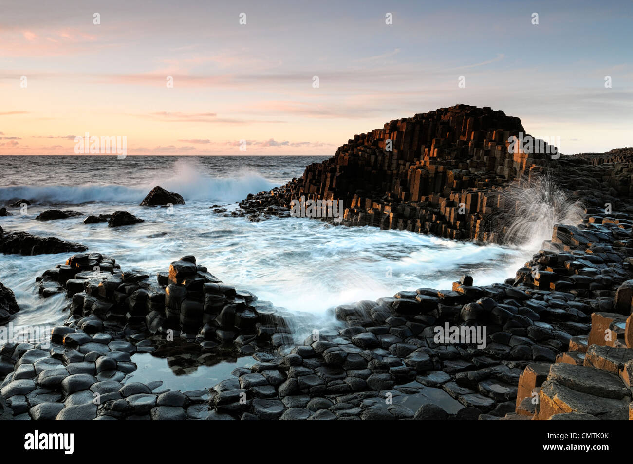 sunset sky skies over the hexagonal shaped basalt columns Giant's ...