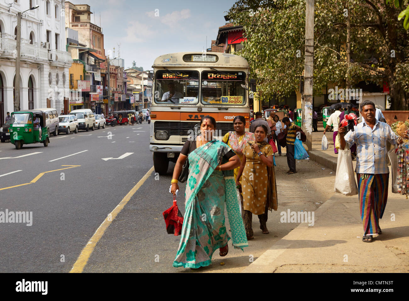 Sri lanka street hi-res stock photography and images - Alamy
