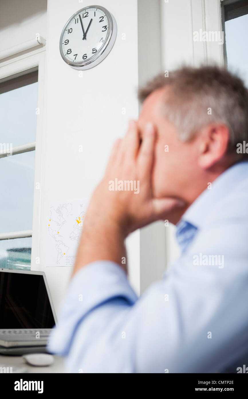 businessman waiting at work Stock Photo - Alamy