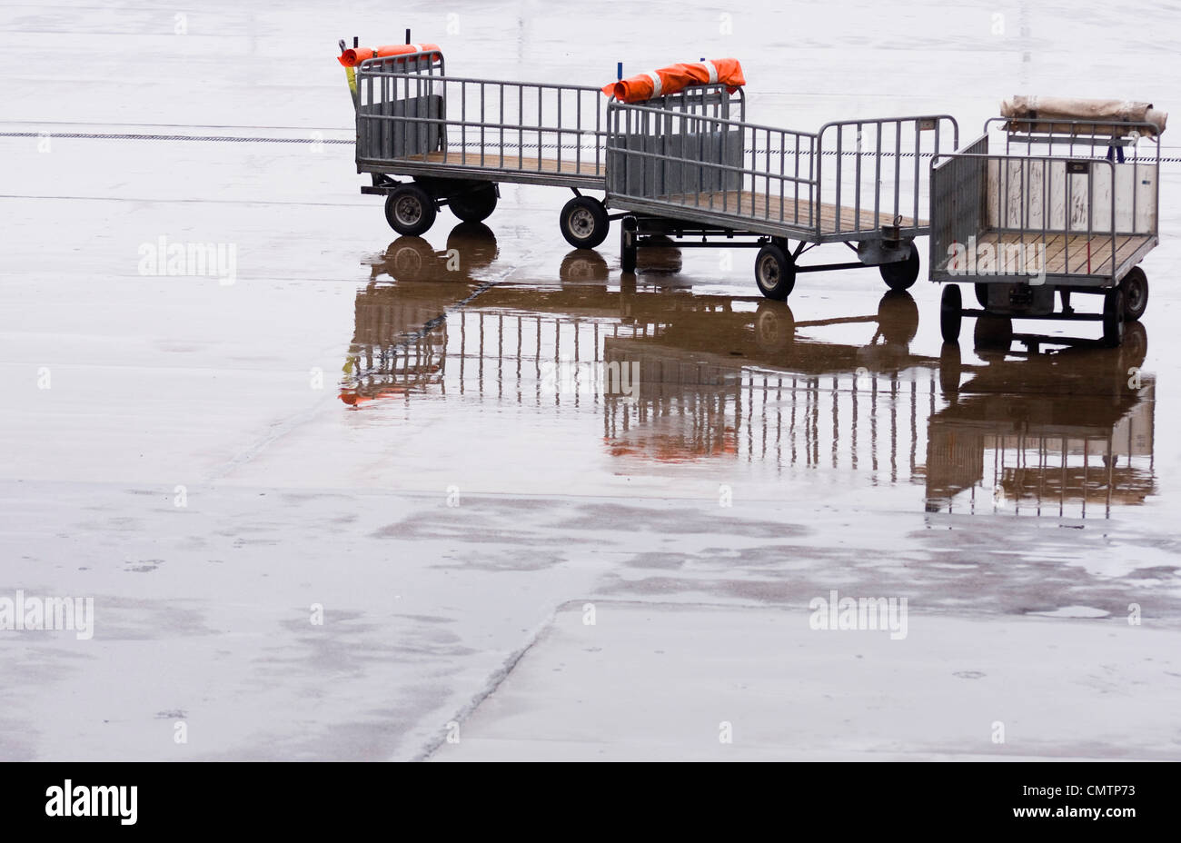 Airport Baggage Cart High Resolution Stock Photography and Images - Alamy