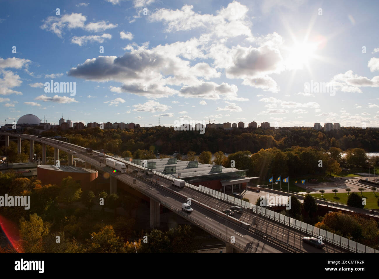 Bridge building over road hi-res stock photography and images - Alamy