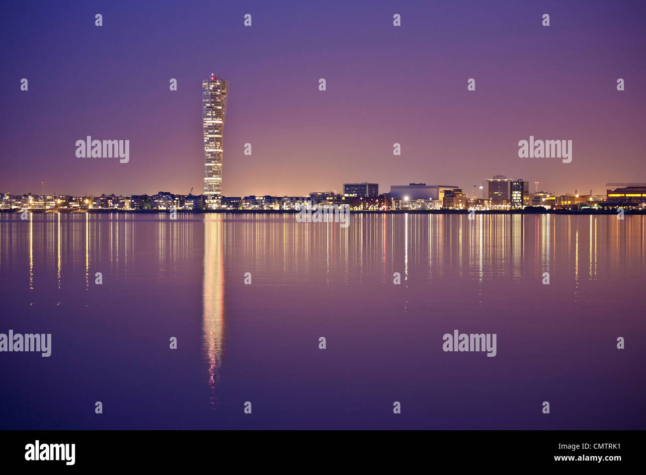 Waterfront city view sea hi-res stock photography and images - Alamy