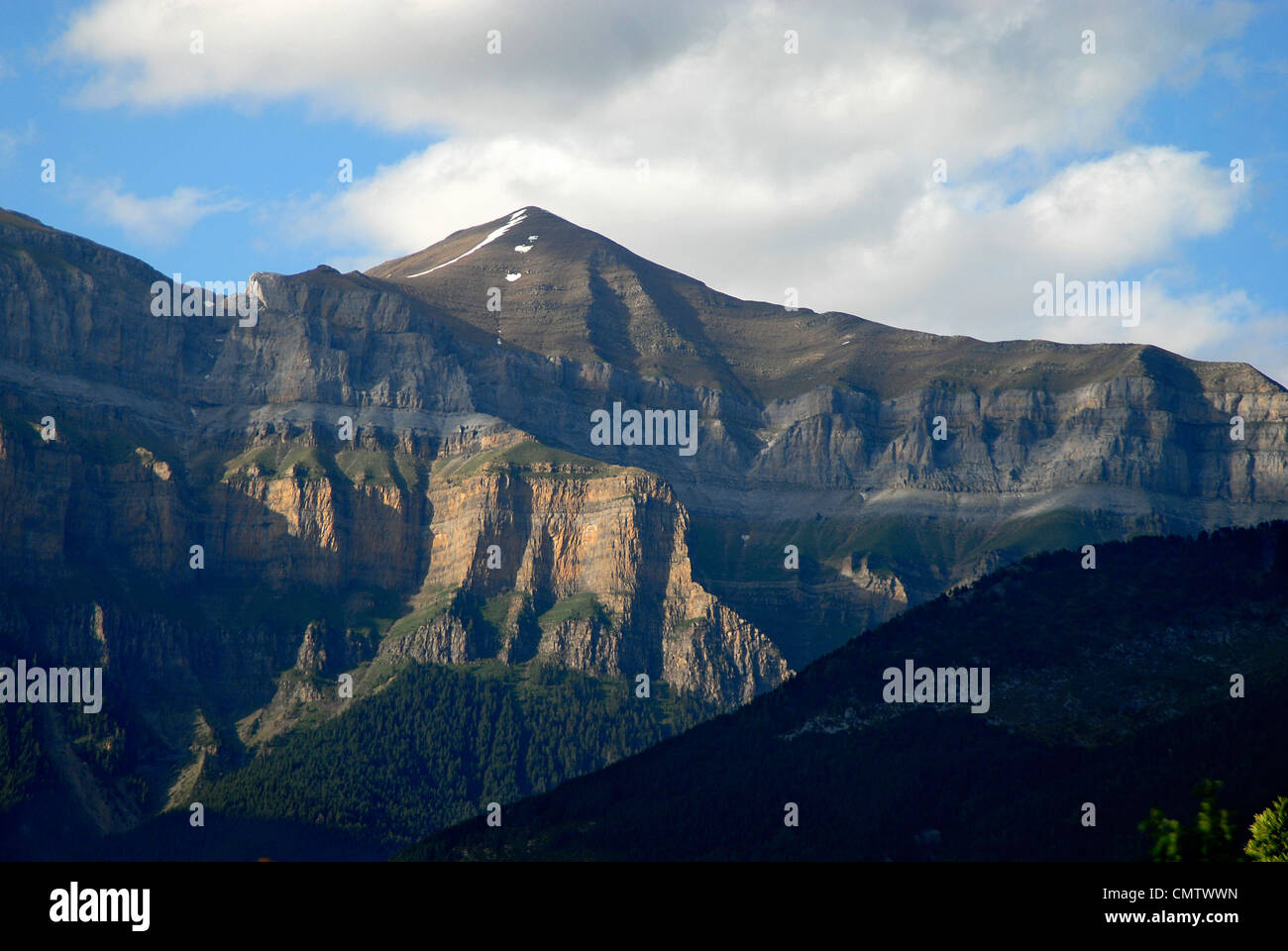 Pyranees mountains hi-res stock photography and images - Alamy