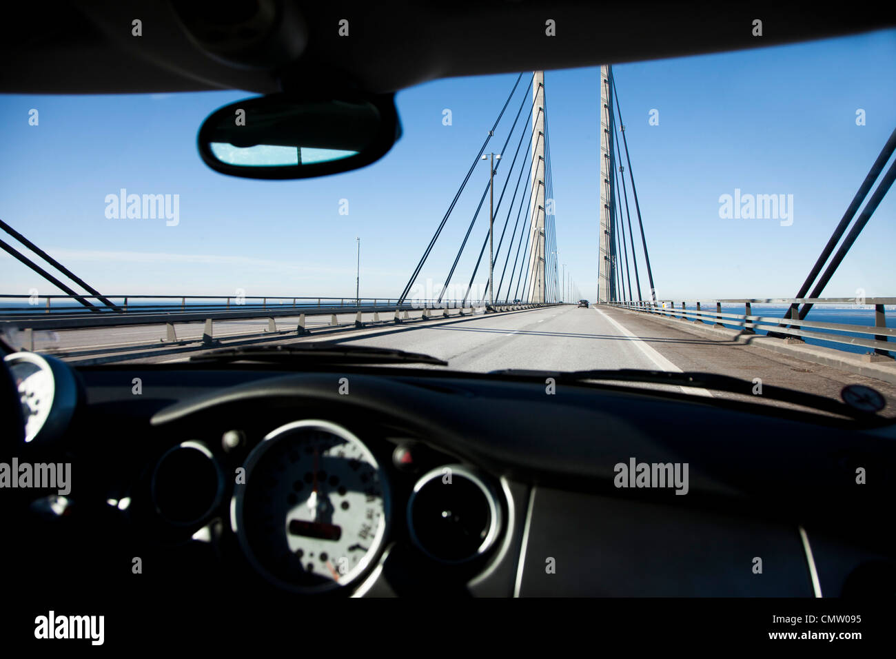 Car on bridge hi-res stock photography and images - Alamy