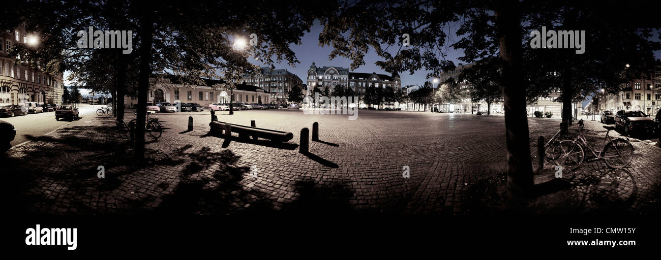Town square at night hi-res stock photography and images - Alamy