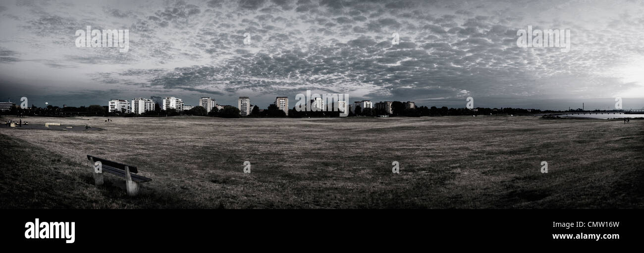 Buildings at distance hi-res stock photography and images - Alamy