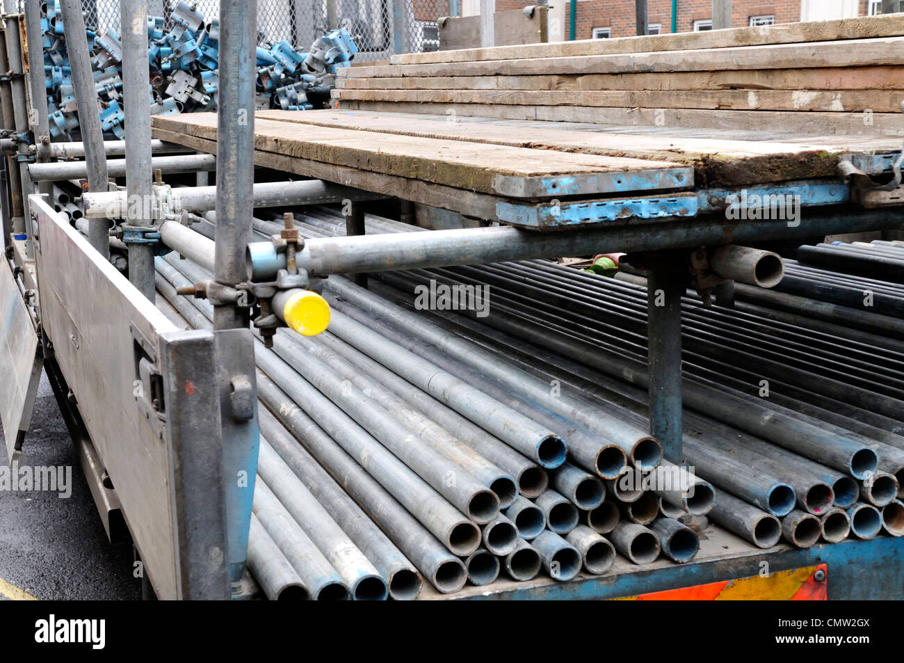 Scaffolding on lorry Stock Photo - Alamy