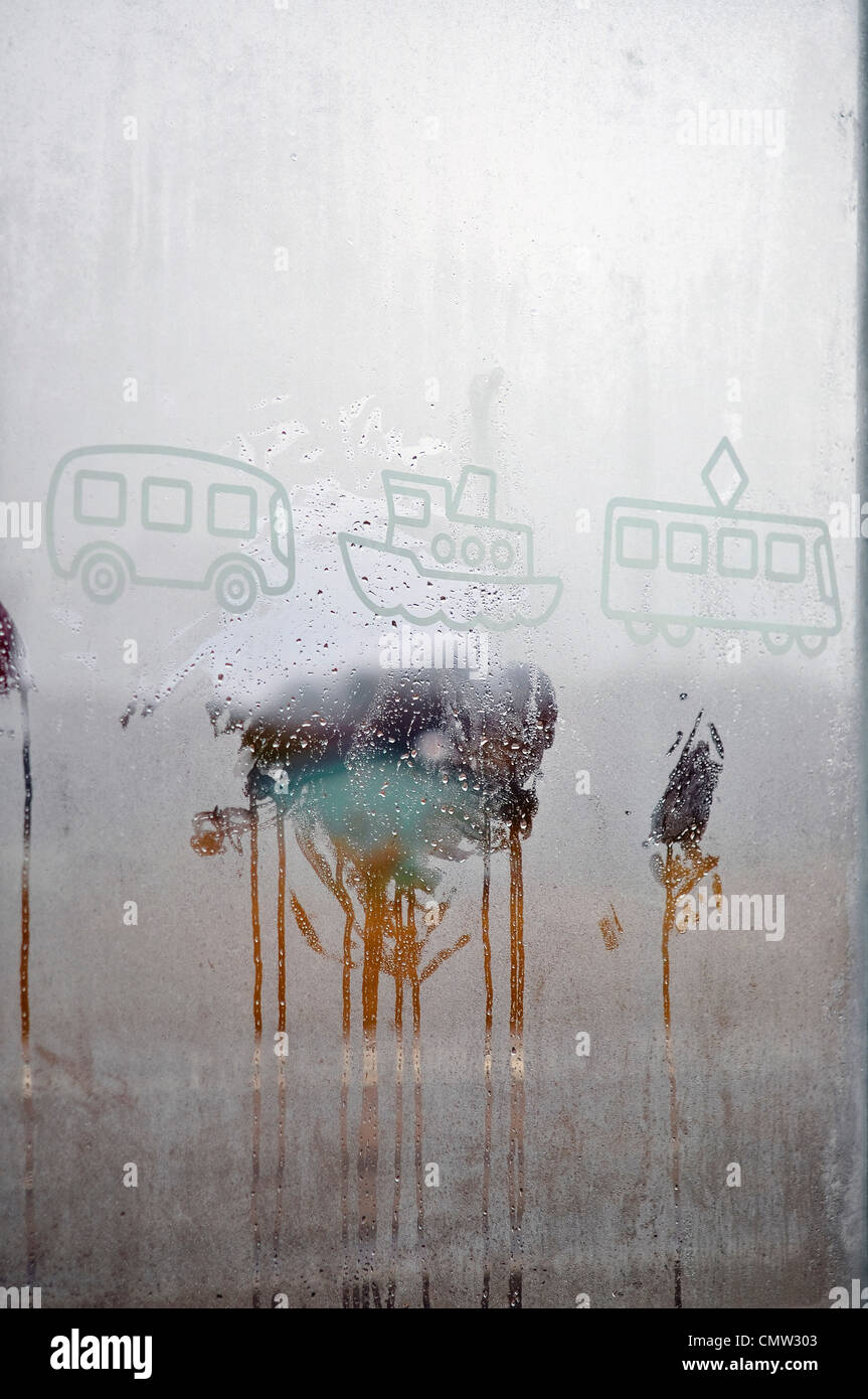 Drawing on glass window hi-res stock photography and images - Alamy