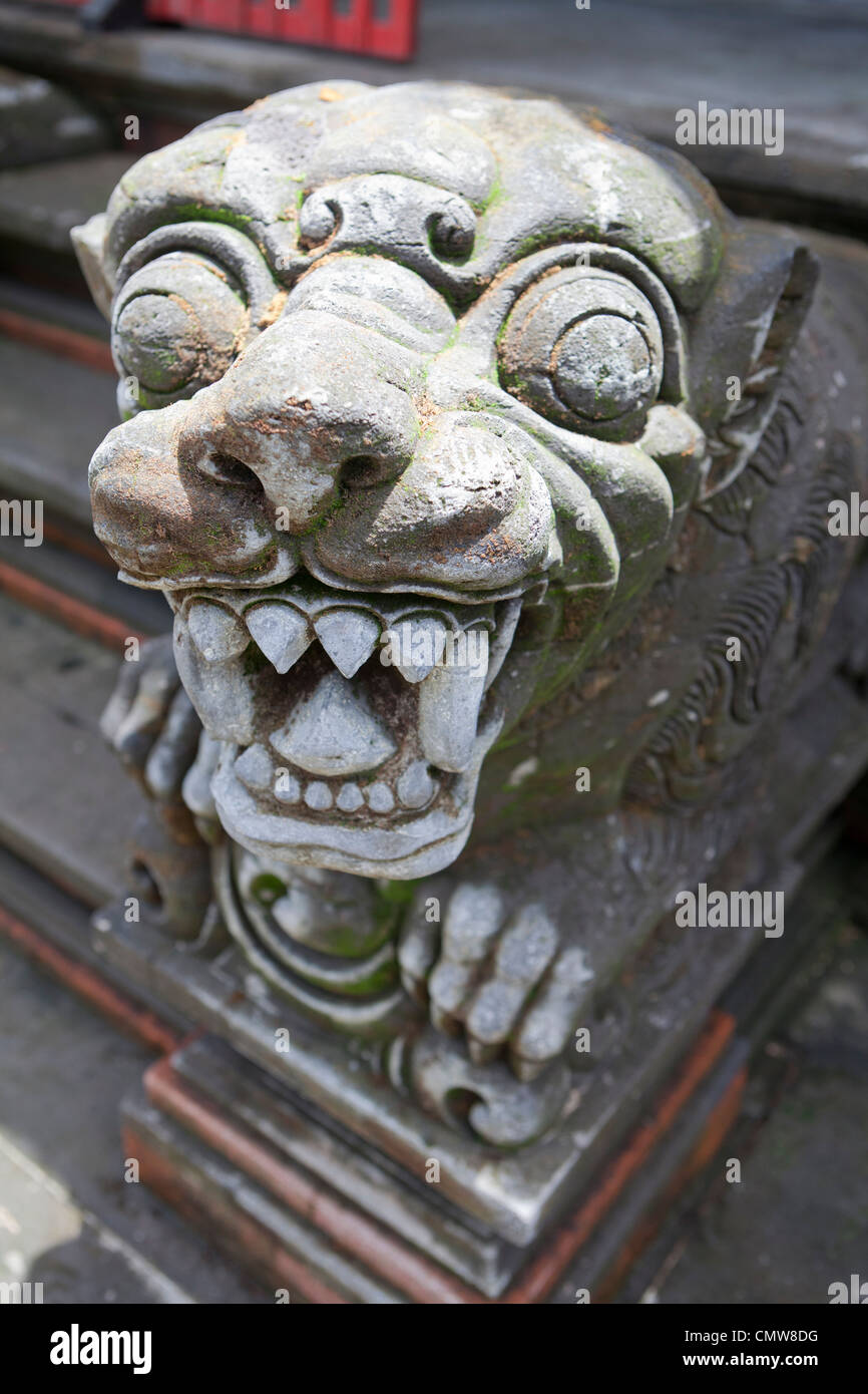 Ugly statues hi-res stock photography and images - Alamy