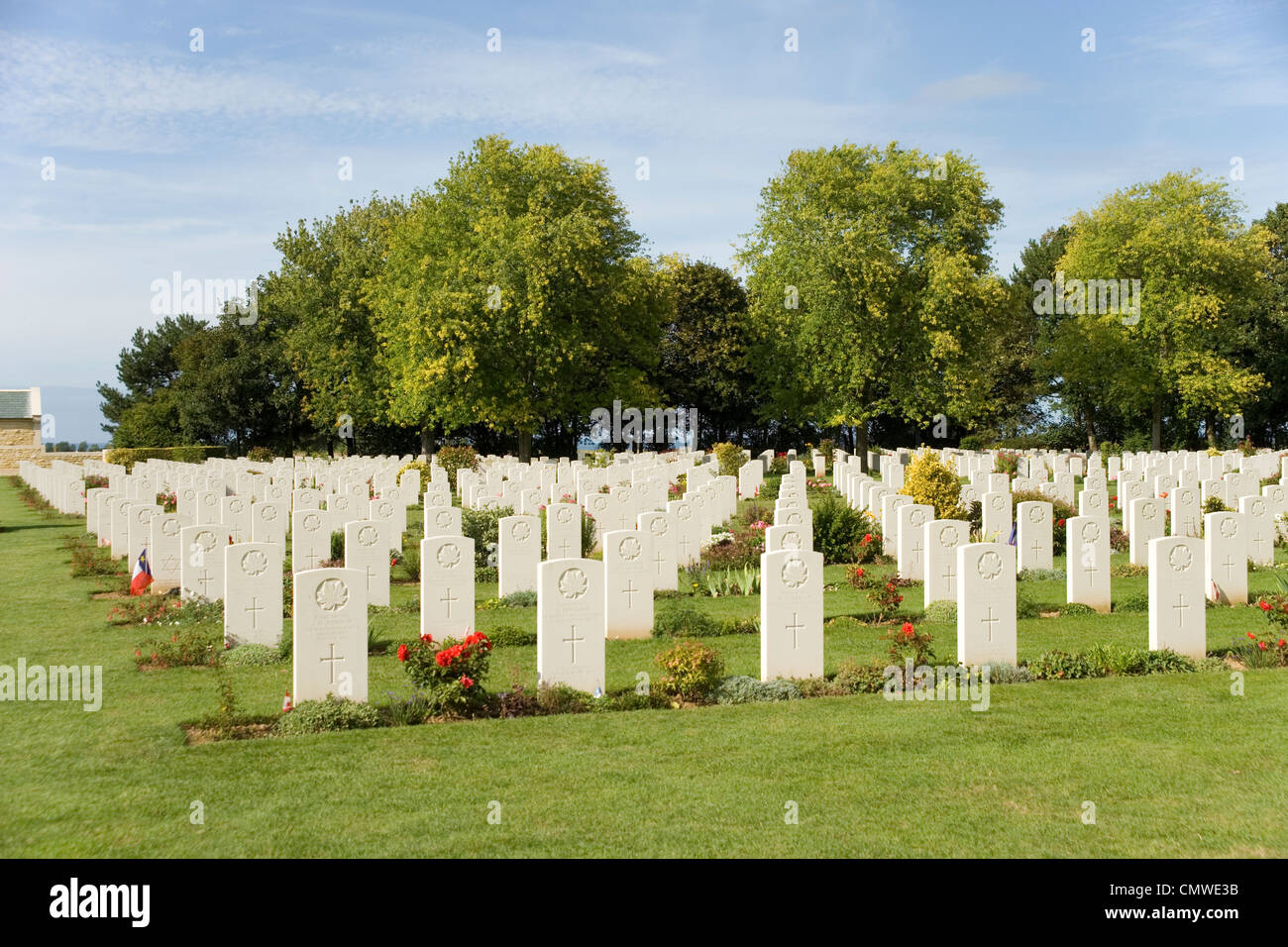 Commonwealth war graves commision cemetery hi-res stock photography and ...