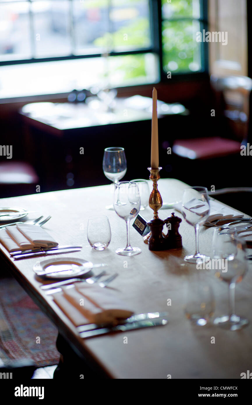 Pub lunch dining table Stock Photo - Alamy