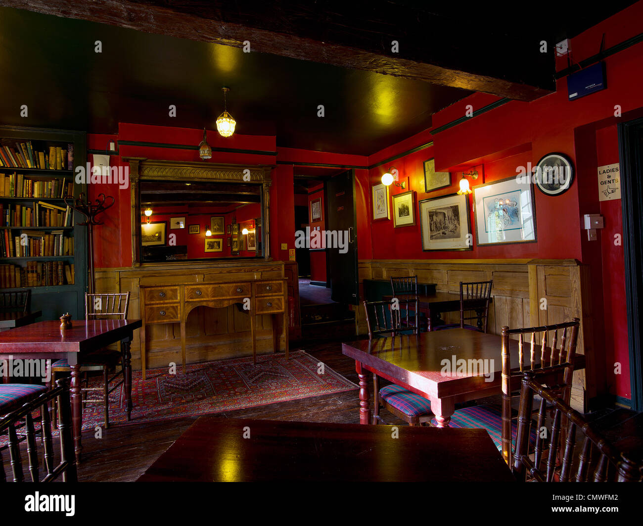 English British country pub Stock Photo - Alamy