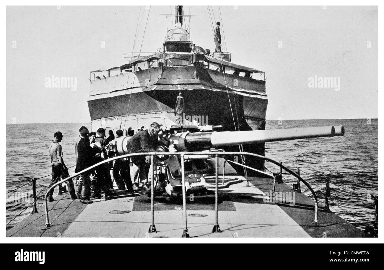 Navy gun sighting hi-res stock photography and images - Alamy