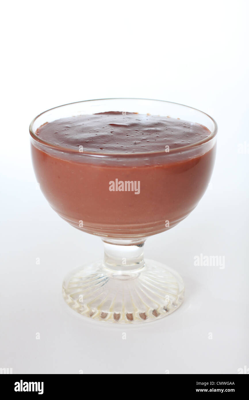 Bowl of homemade chocolate flavor pudding Stock Photo - Alamy