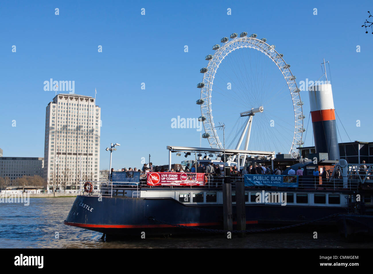 Boat bar london hi-res stock photography and images - Alamy