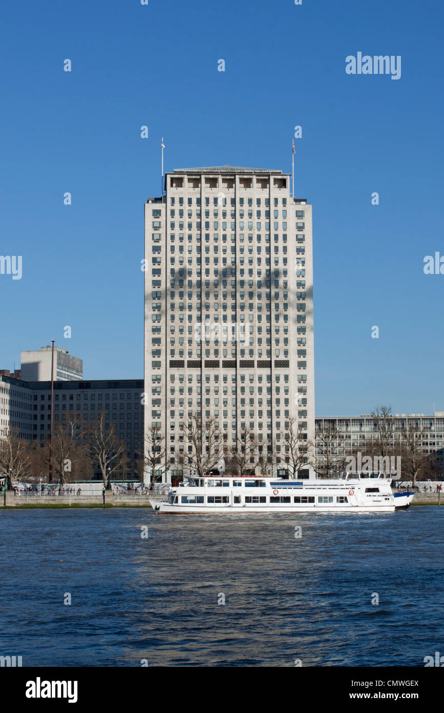 Shell centre on the River Thames, Southbank, London, England, UK Stock ...