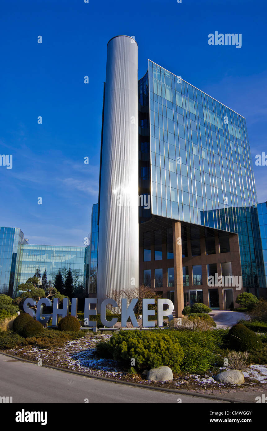 Drug chain hi-res stock photography and images - Alamy