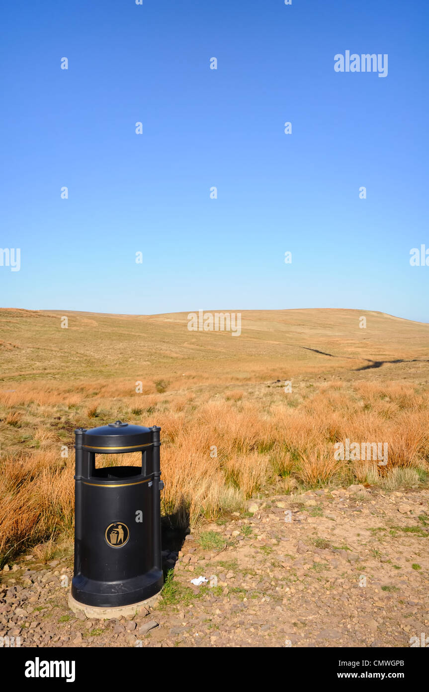 Litter in countryside Stock Photo - Alamy