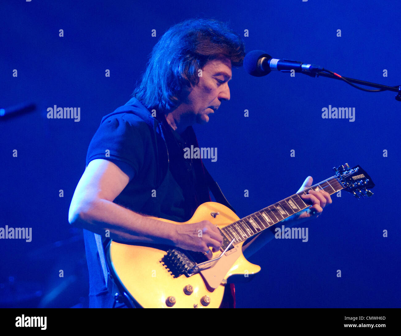 Steve hackett playing guitar hi-res stock photography and images - Alamy