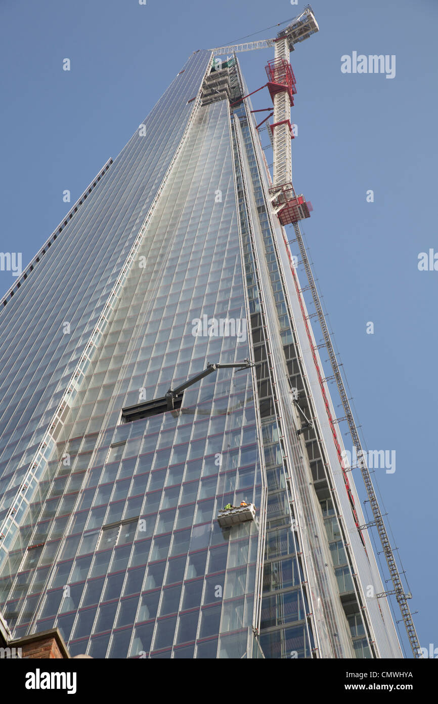 Cleaning The Shard High Resolution Stock Photography and Images - Alamy