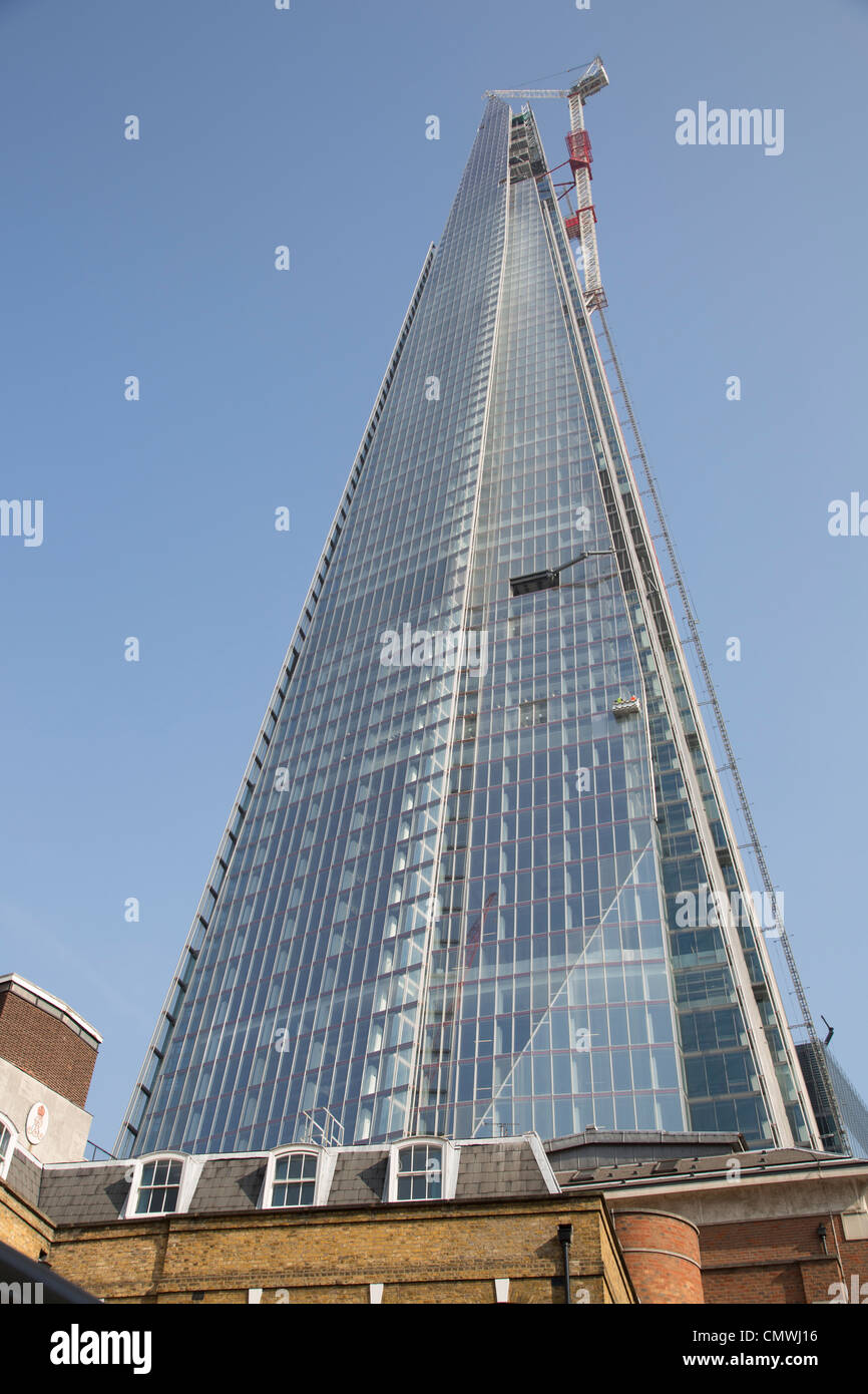 Cleaning the shard hi-res stock photography and images - Alamy