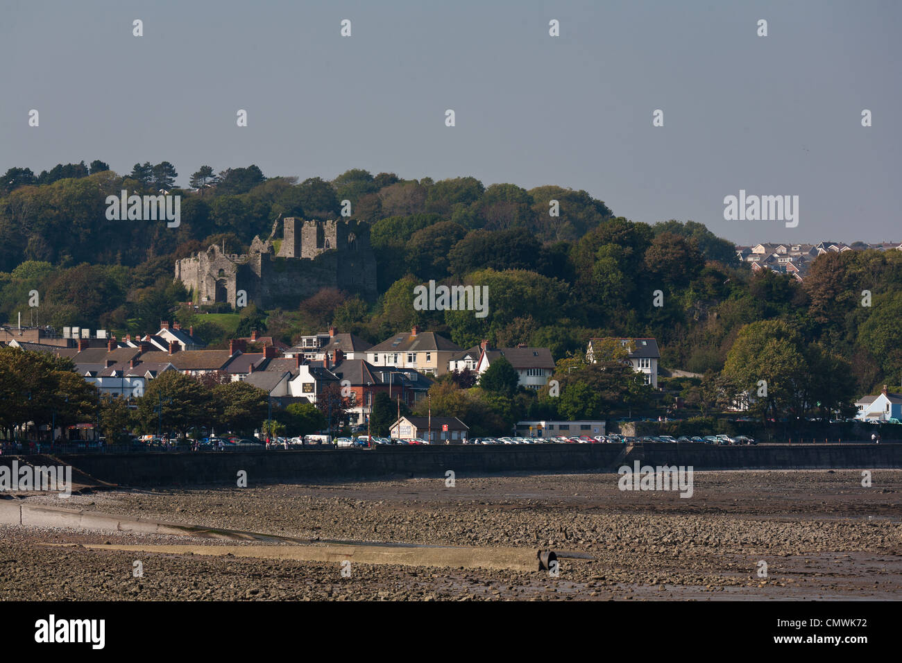 Swansea castle sea front sunny day hi-res stock photography and images ...