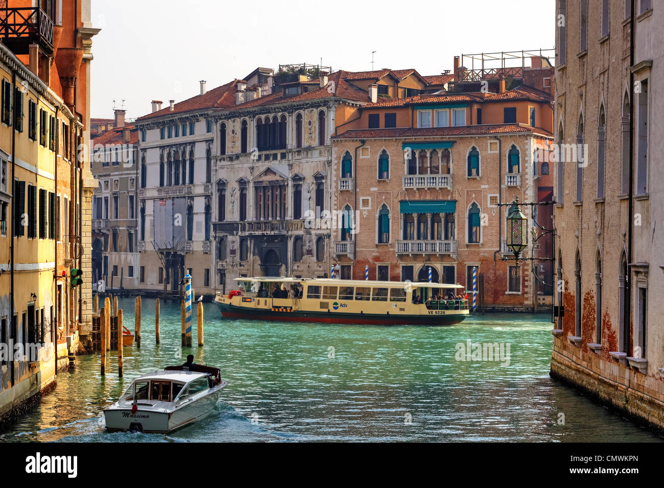 Grand mansions hi-res stock photography and images - Alamy