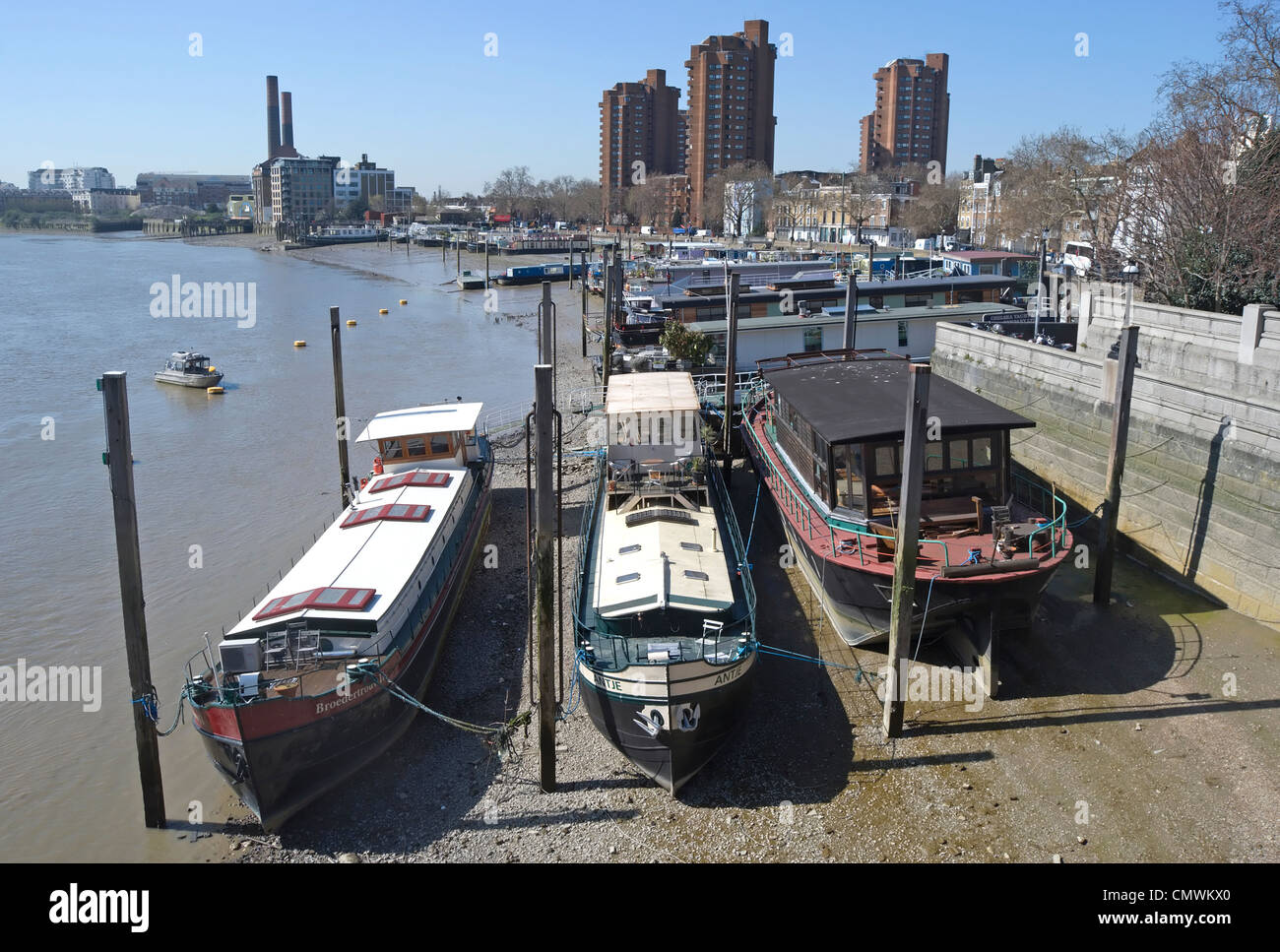 Chelsea houseboats hi-res stock photography and images - Alamy