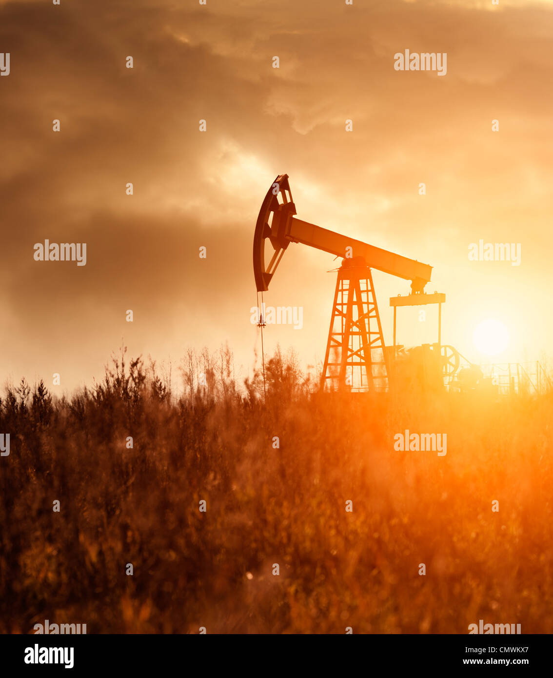 oil rig on the plains selective focus Stock Photo - Alamy