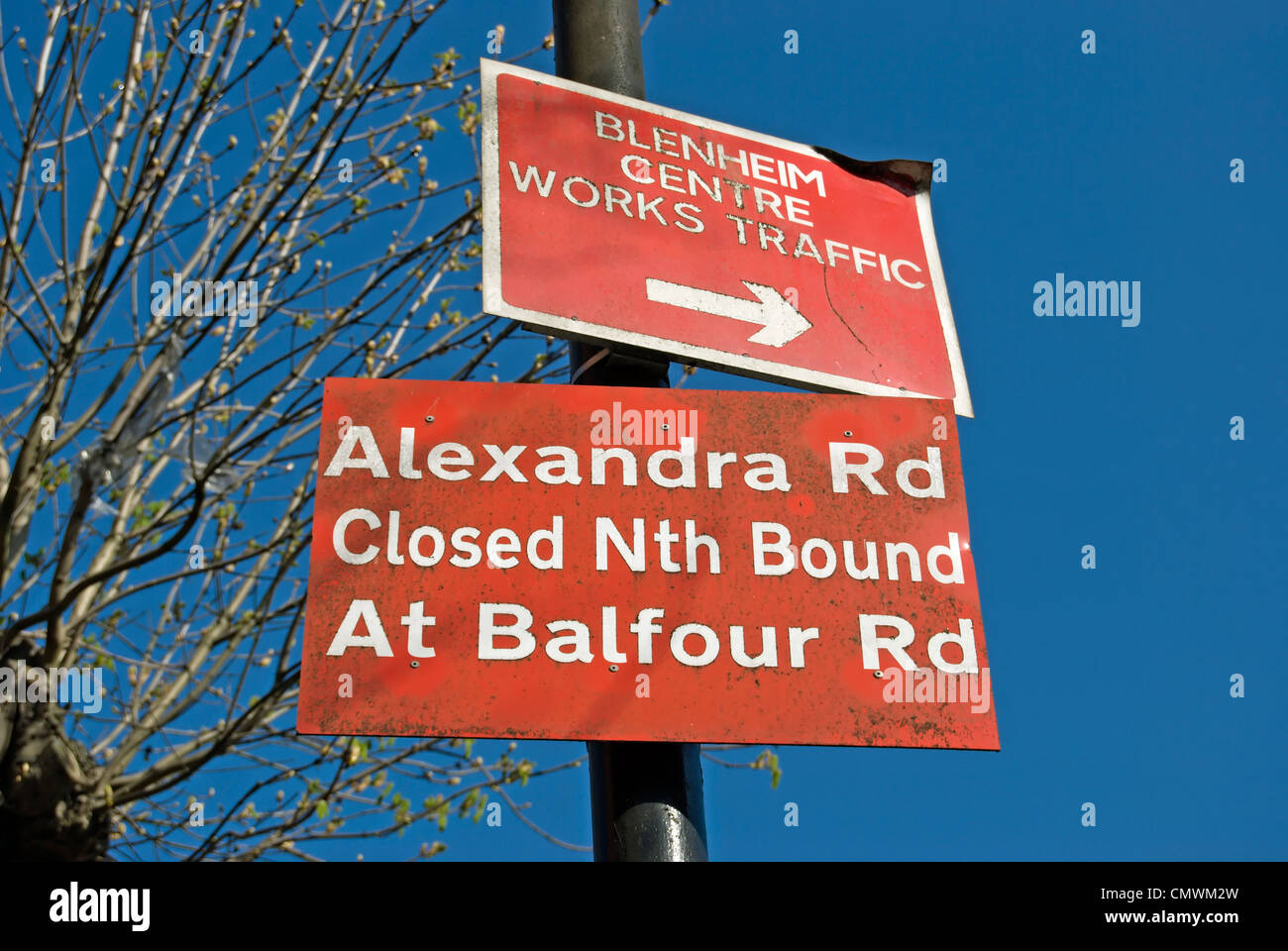 Temporary road signs hi-res stock photography and images - Alamy