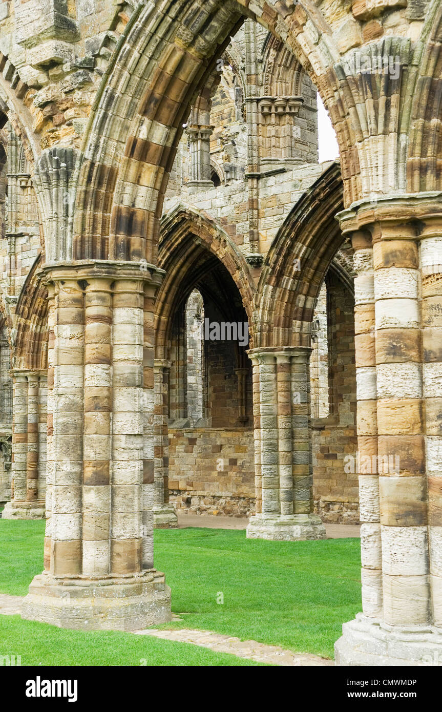 Whitby cathedral north yorkshire stone ruins hi-res stock photography ...
