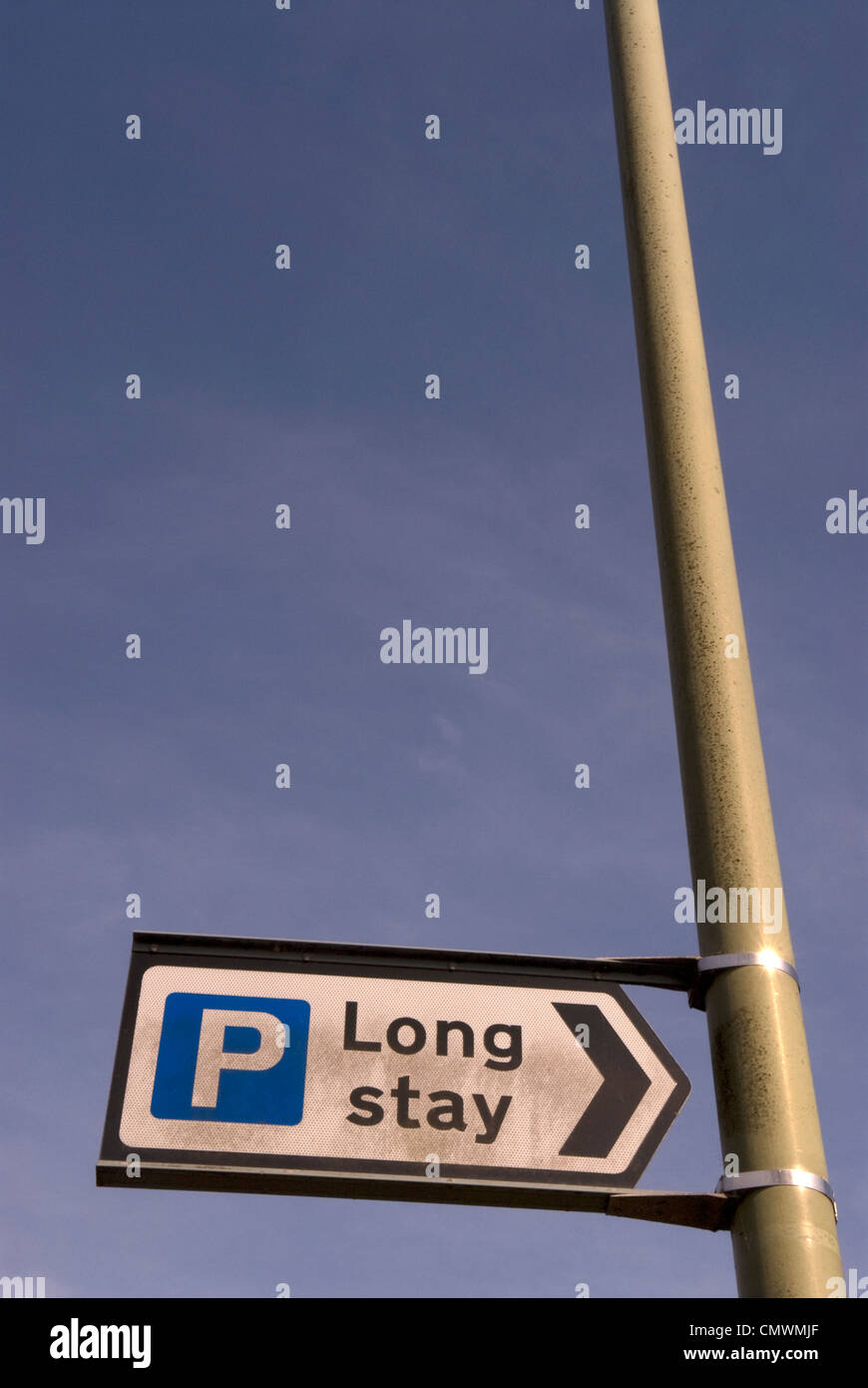 Car parking direction hi-res stock photography and images - Alamy