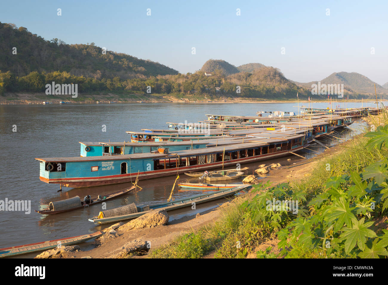 Longboats hi-res stock photography and images - Alamy