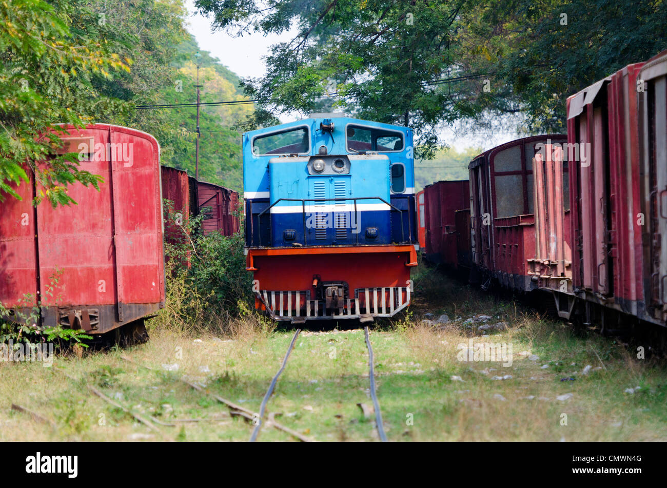 Train shunting hi-res stock photography and images - Alamy