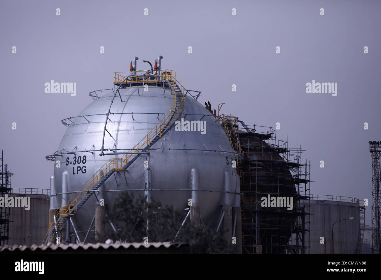 Spherical tanks hi-res stock photography and images - Alamy
