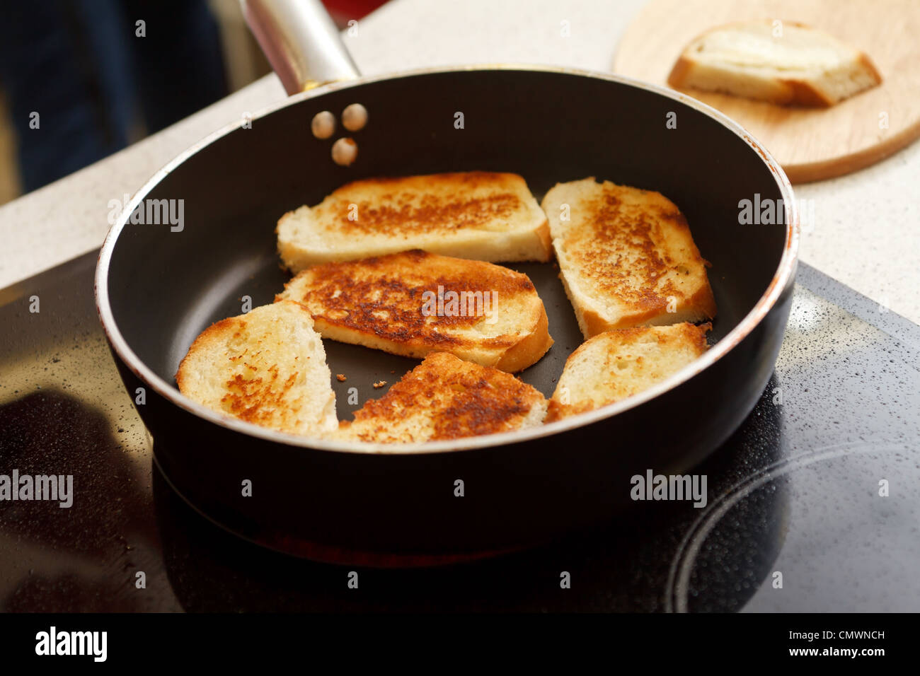 Browned bread for toast hi-res stock photography and images - Alamy