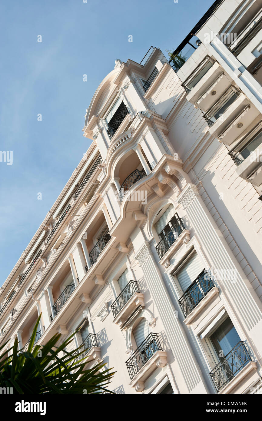 Angular shot hi-res stock photography and images - Alamy