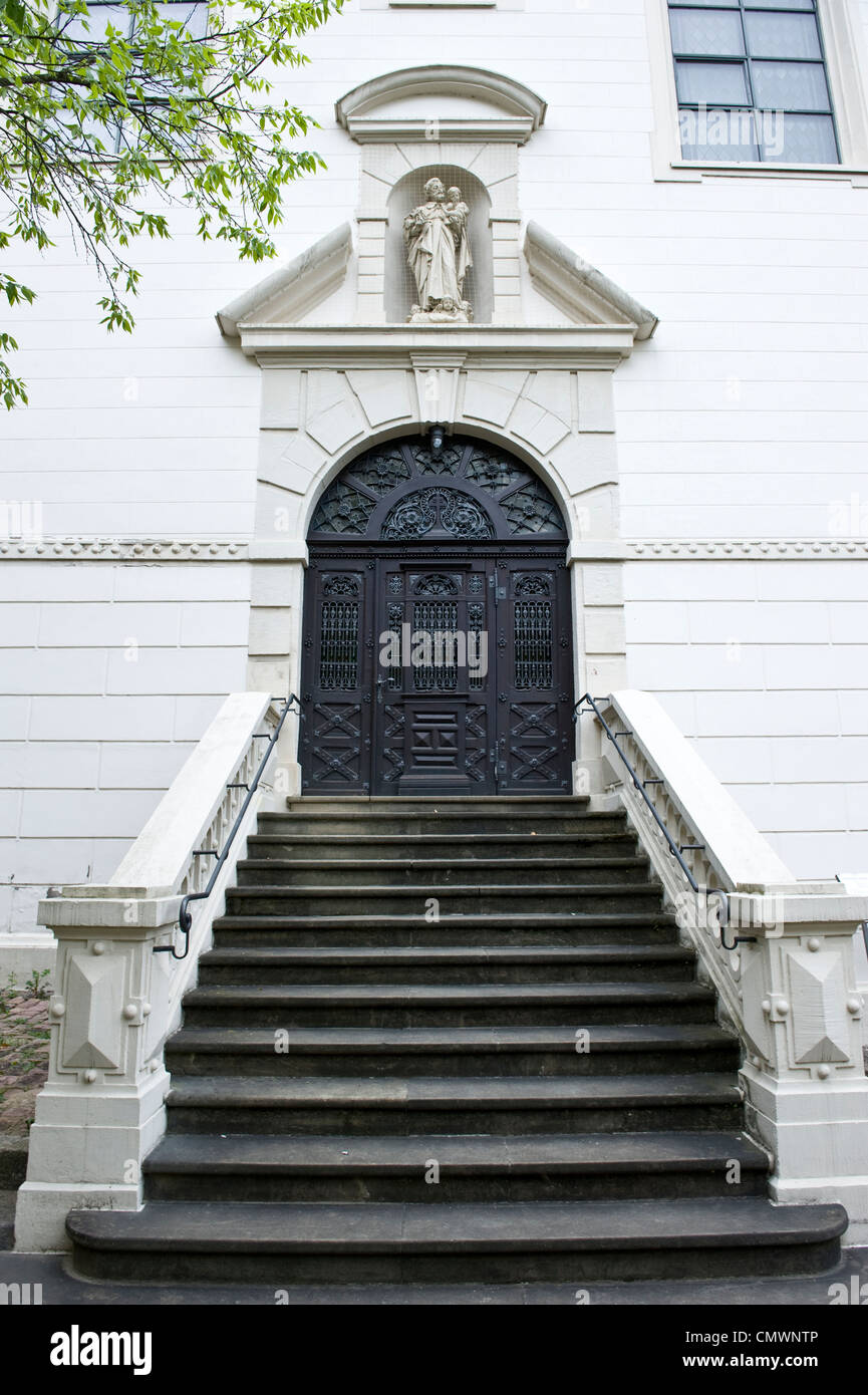 Clean white hi-res stock photography and images - Alamy