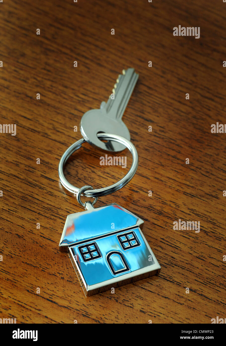 HOUSE KEY AND KEYRING RE HOUSE PRICES VALUES PROPERTY MARKET BUYING ...