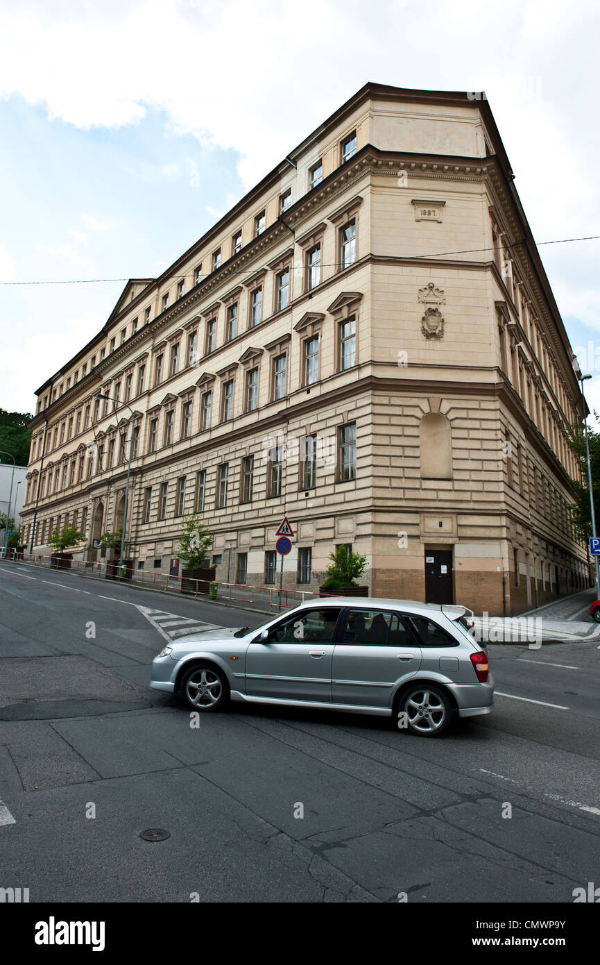 Car turning corner hi-res stock photography and images - Alamy