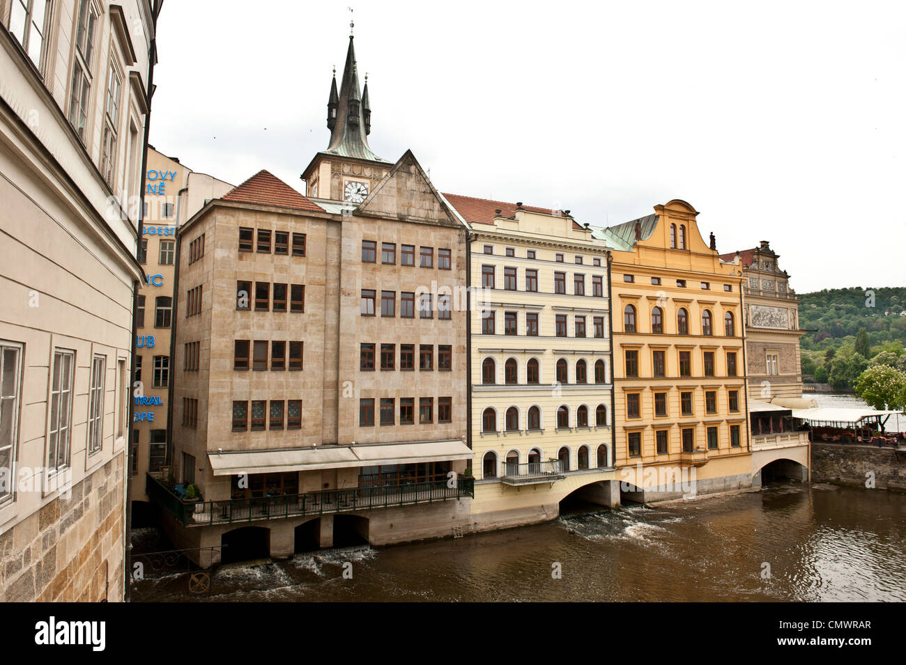 Building a damn hi-res stock photography and images - Alamy