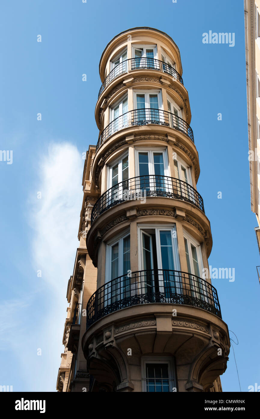 Column design hi-res stock photography and images - Alamy