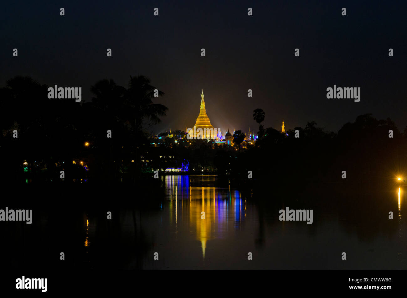 Reflections in gold hi-res stock photography and images - Alamy