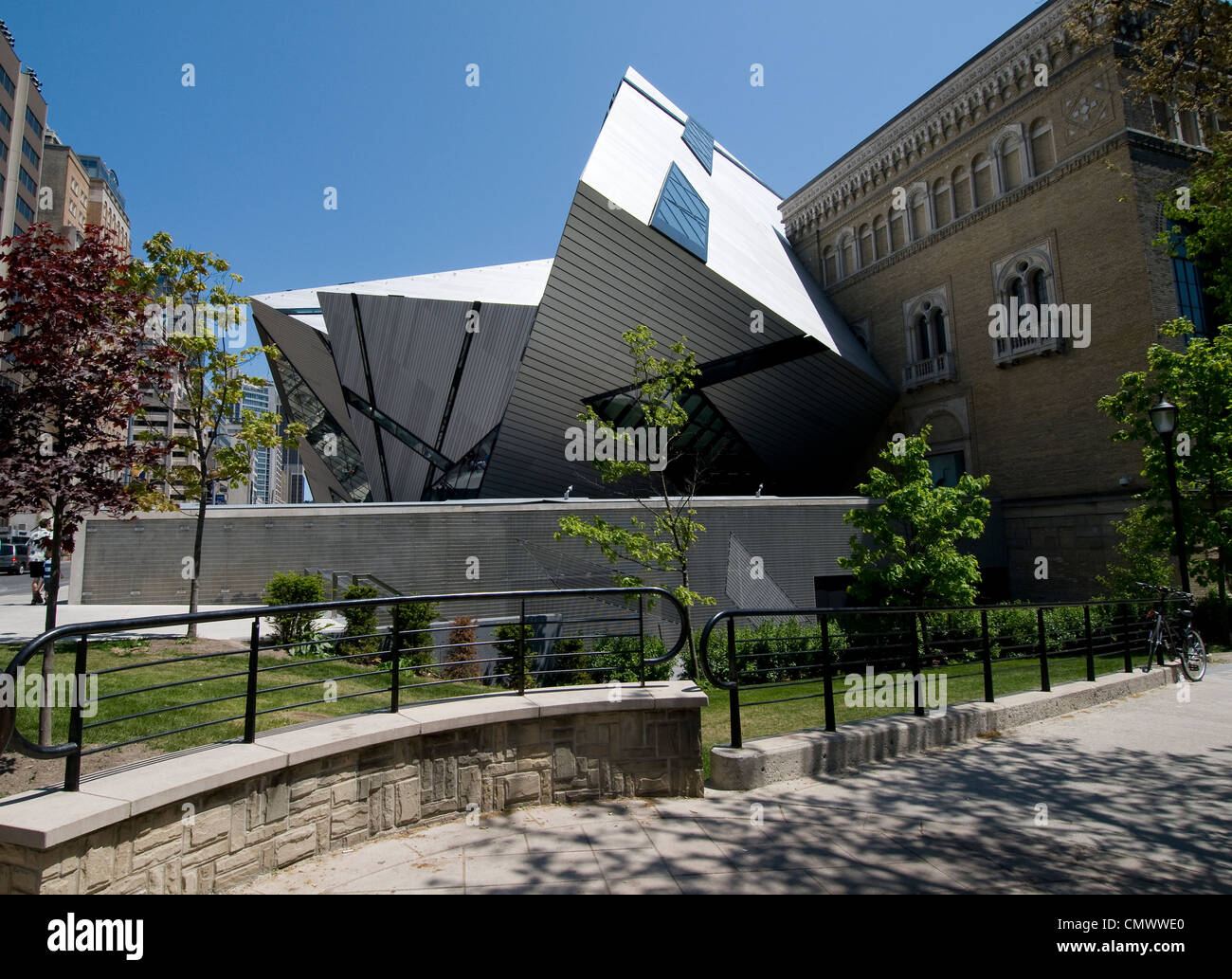 Michael Lee-Chin Crystal, Royal Ontario Museum, Bloor Street West ...