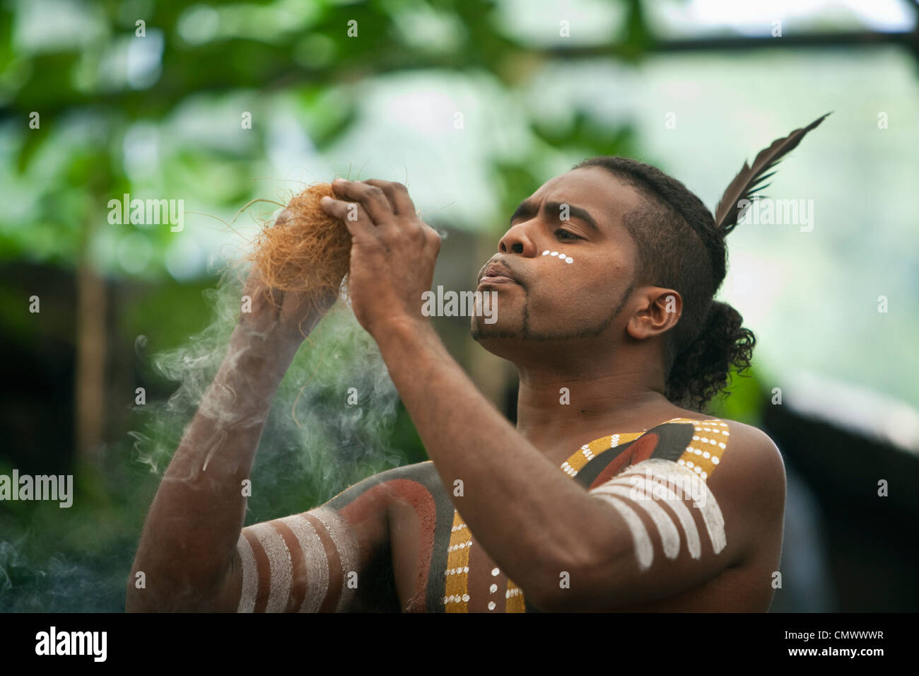 Aboriginal fire dance hi-res stock photography and images - Alamy